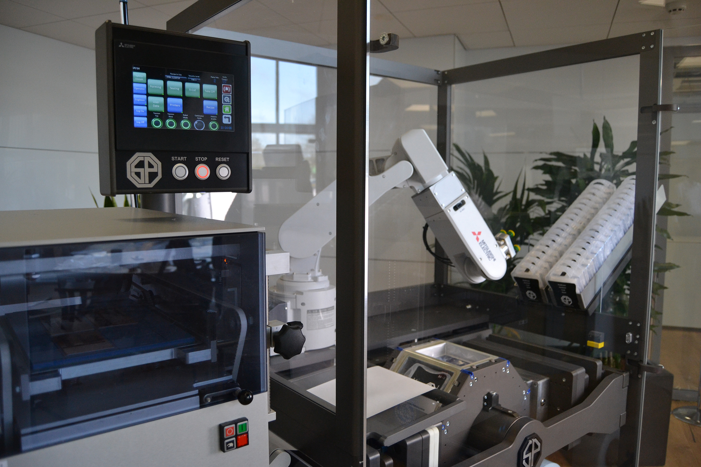 Cleanroom thermoforming packaging machines - Engineer News Network