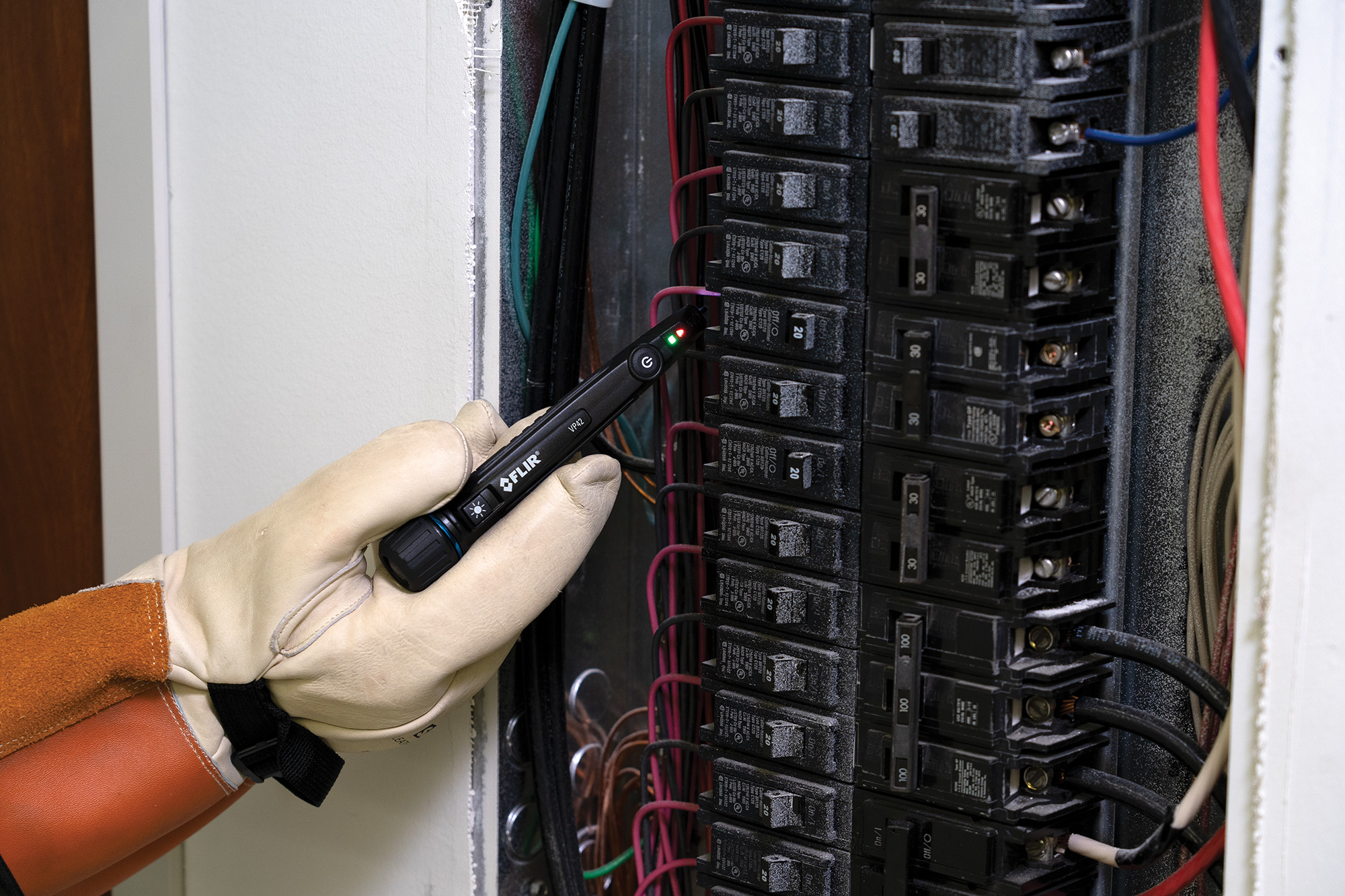 Non-contact voltage detector - Engineer News Network