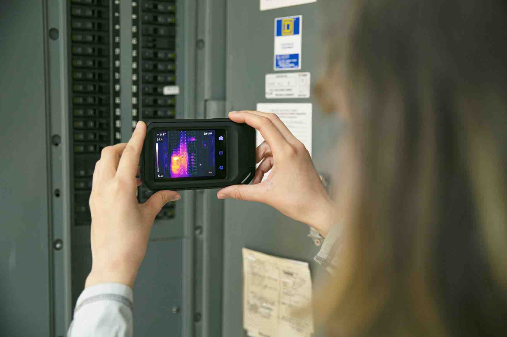 Thermal camera instantly uploads images to the Cloud for building ...