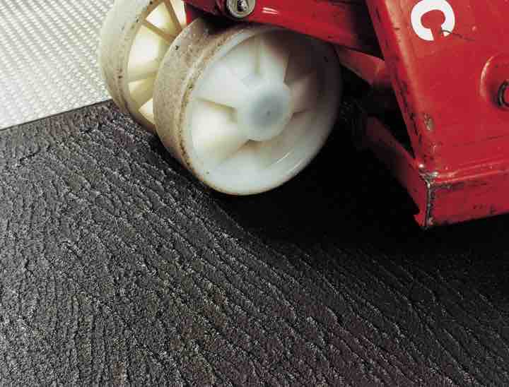 Solvent-free coatings create durable anti-slip surfaces - Engineer News ...