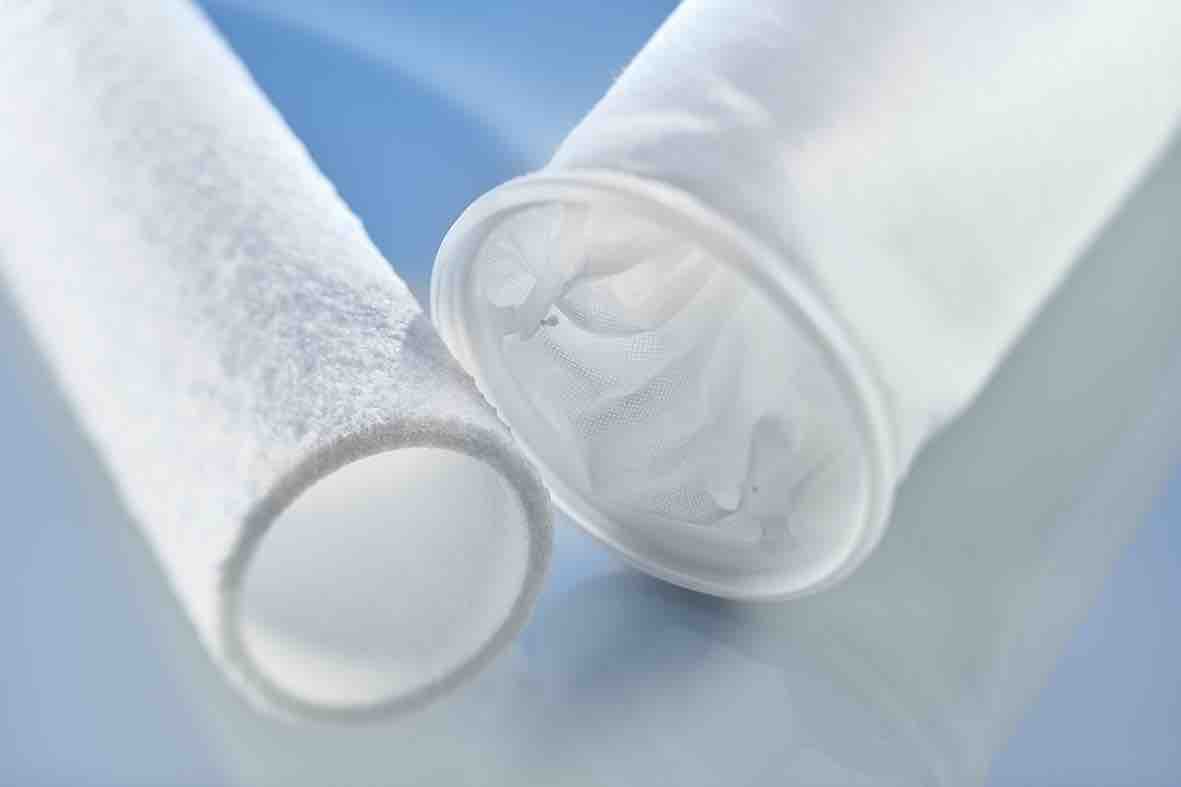 Filter bags with internal pre-filter for efficient and safe separation ...