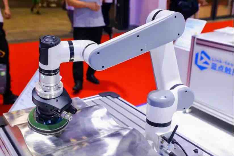 Ultra-lightweight humanoid robotic arms - Engineer News Network